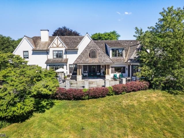 9 Pitney Dr