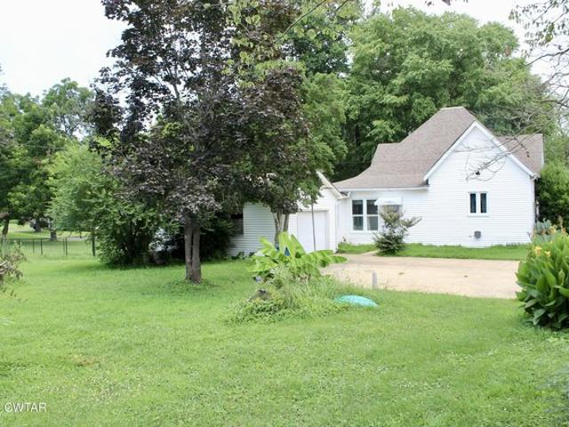 9 Poplar St, Friendship, TN 38034