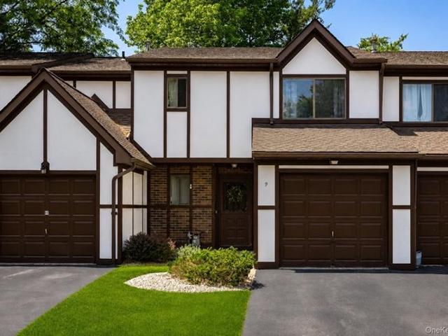 9 Ruby Cir, Poughkeepsie, NY 12603
