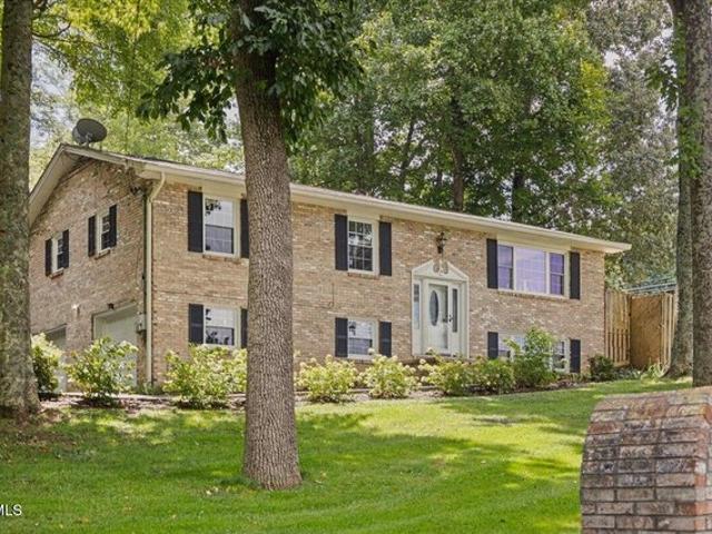 9 Red Oak Cir, Johnson City, TN 37604