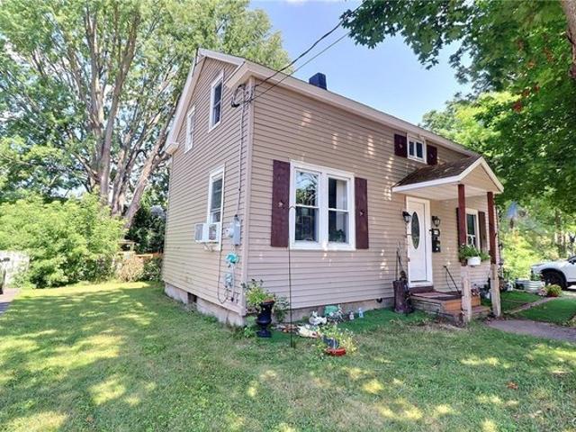 9 Redfield Ave, Whitesboro, NY 13492