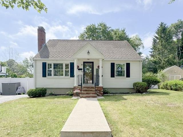 9 Reynolds Rd, Peabody, MA 01960