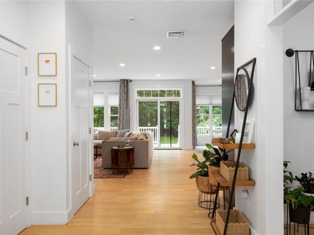 9 River Oak Road