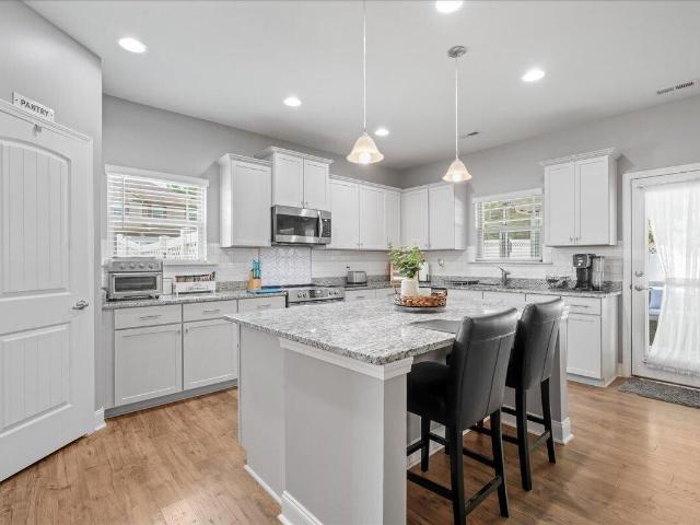 9 Rock Oak Court