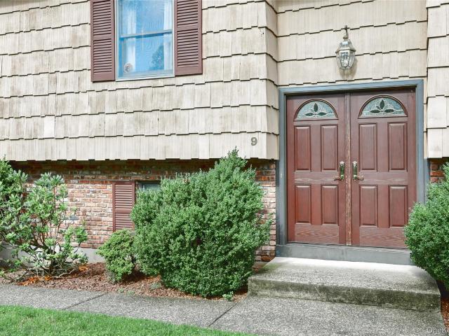 9 Rockridge Drive
