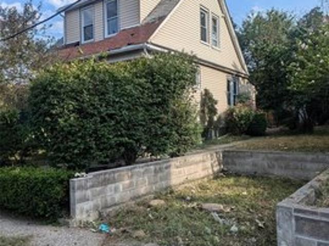 9 Roanoke St, Yonkers, NY 10710