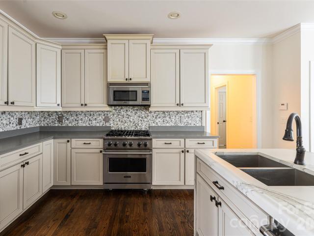 9 Rosebay Lane