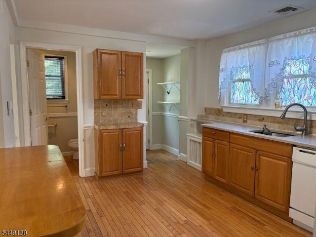 9 Royal Ave, Livingston Twp. Us, nj