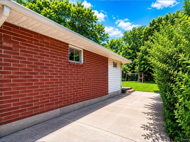 9 Standish Road