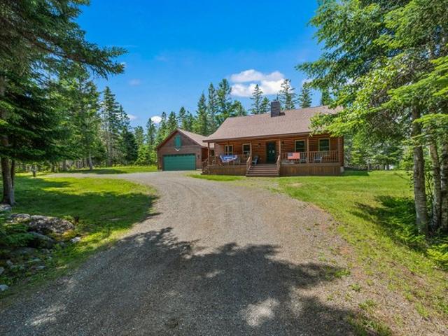 9 Star Gazer Ln, Rangeley, ME 04970