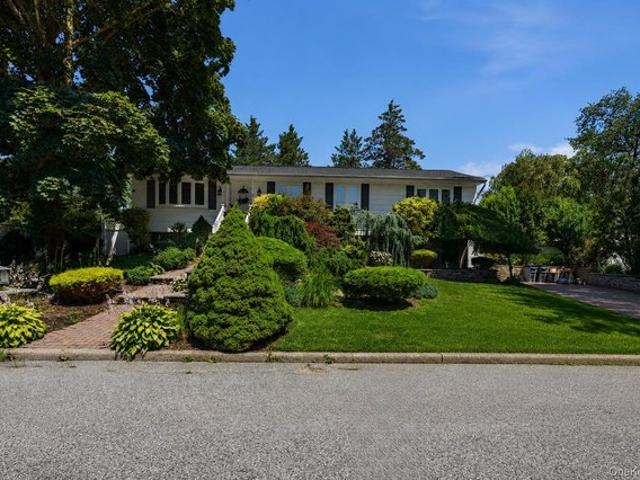 9 Starr St, Port Jefferson Station, NY 11776