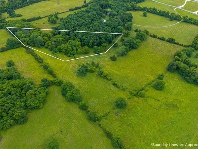 9 State Highway 32, Stockton, MO 65785