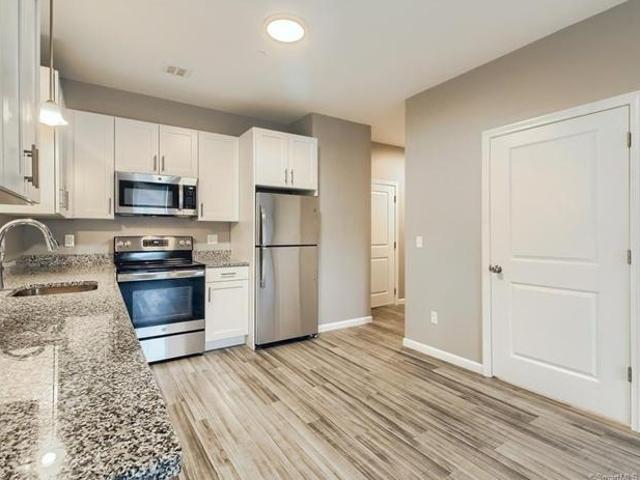 9 Steele Blvd #201, Berlin, CT 06037
