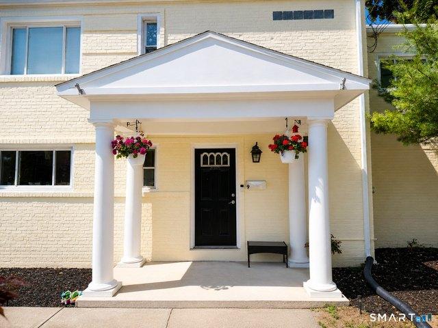 9 Stephen St, Manchester, CT 06040