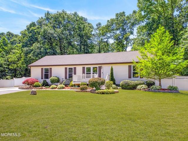 9 Story St, New Egypt, NJ 08533