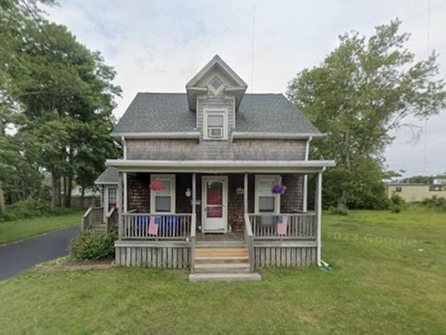 9 Summit Ave, Dartmouth, MA 02747