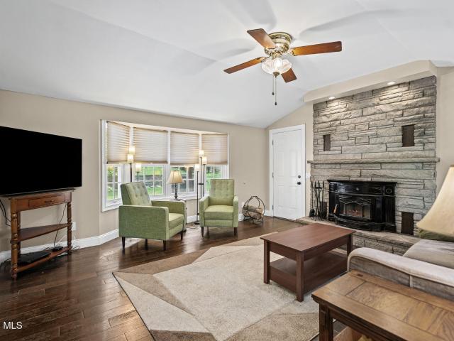 9 Sunset Drive