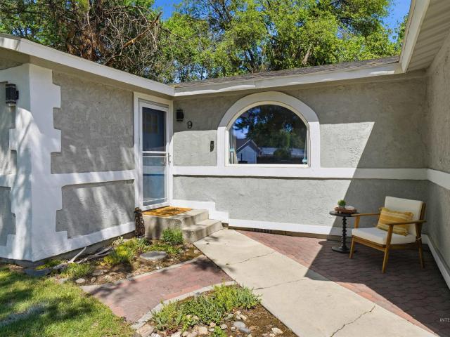 9 S Canyon Dr