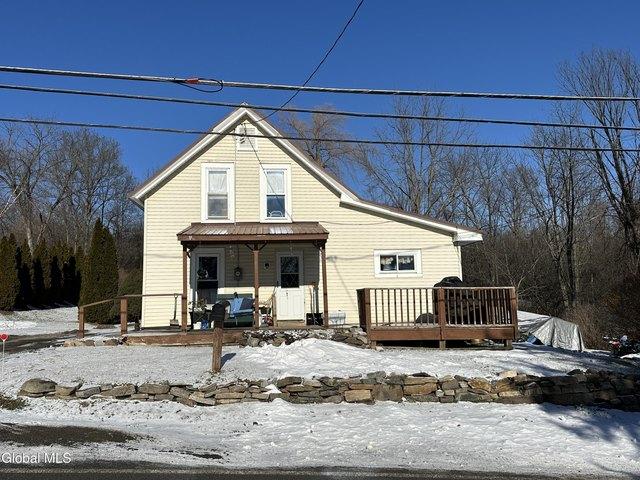 9 Saint Claire St, Ticonderoga, NY 12883