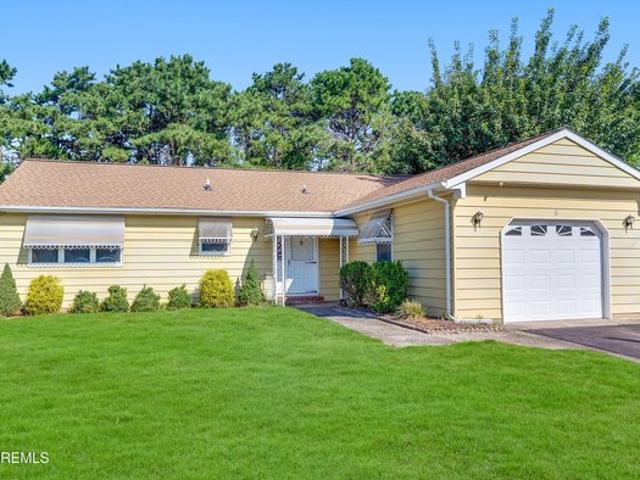 9 San Carlos Ct, Toms River, NJ 08757