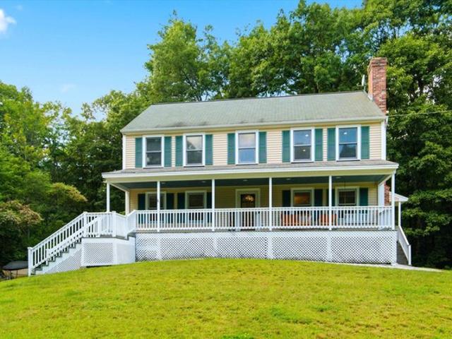 9 Sandalwood Rd, Hudson, NH 03051