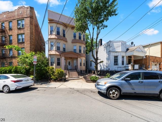9 Sanford Pl