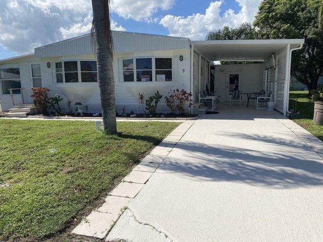 9 SE Valencia Ln, Port Saint Lucie, FL 34952