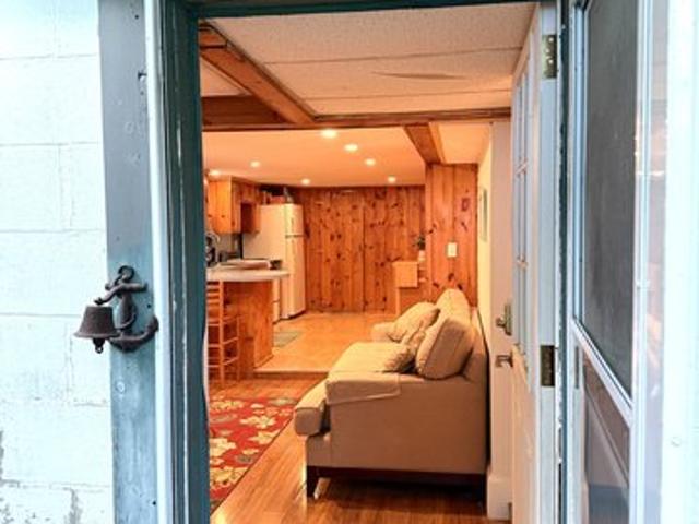 9 Seaview Ave, Old Orchard Beach, ME 04064