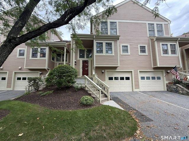 9 Silversmith Dr Unit 9, Danbury, CT 06811