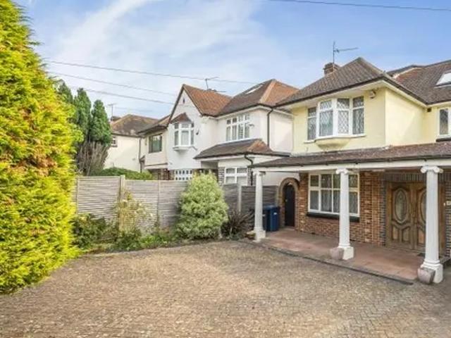 9 Southway, London, N20 8EB, United Kingdom | 7 bed house for rent #130324030 | Rentberry