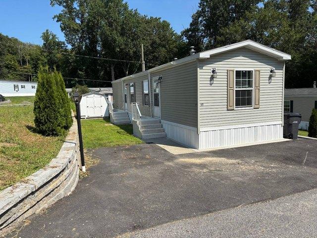 9 Tallow Ln, New Milford, CT 06776