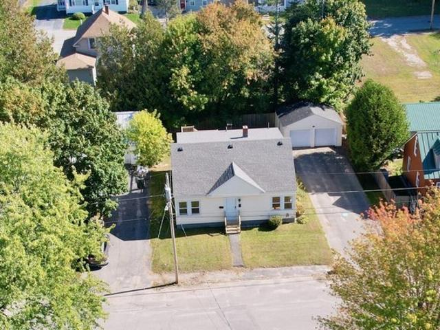 9 Tardiff St, Waterville, ME 04901