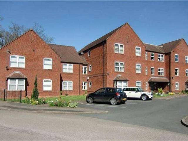 9 The Cedars, 21 Downing Close B93 2 bed retirement property to rent £1,150 pcm £265 pw