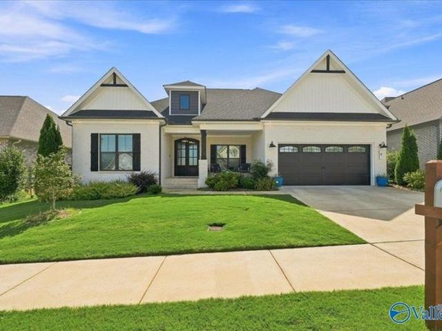 9 Thicket Grove Cir SW, Huntsville, AL 35803