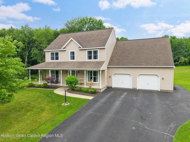 9 Thomas Dr, Wynantskill, NY 12198