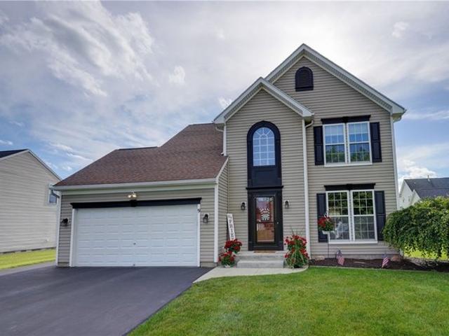 9 Trestle Trl, North Chili, NY 14514