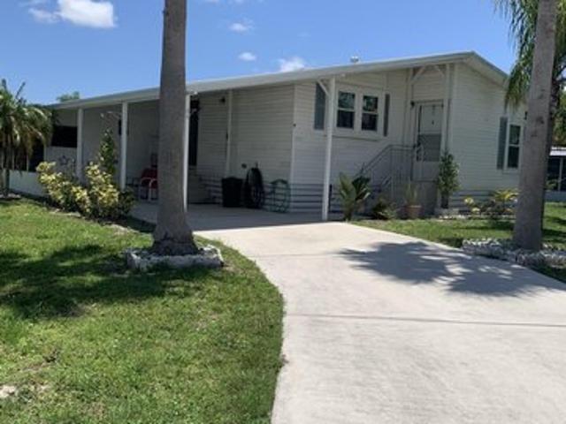 9 Universidad Ln, Port Saint Lucie, FL 34952