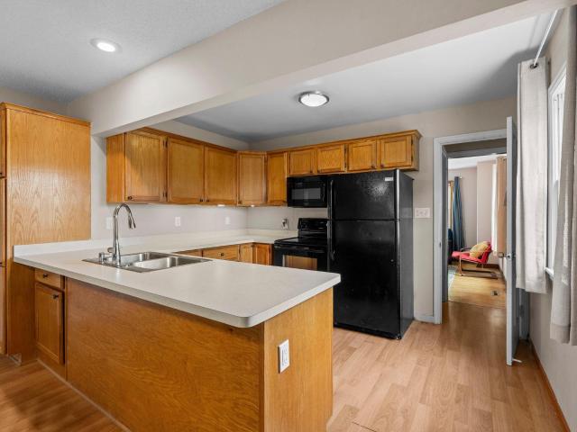 9 Van Buren Avenue S