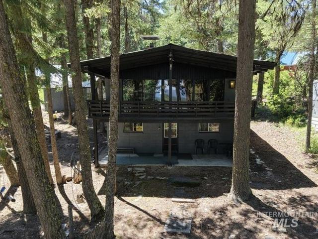 9 Victoria Way, Cascade, ID 83611