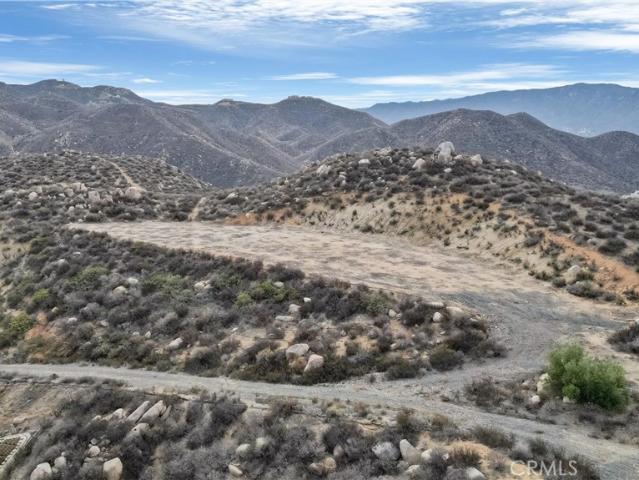 9 Via Del Lago, Lake Elsinore, CA 92532 | MLS #IG26092