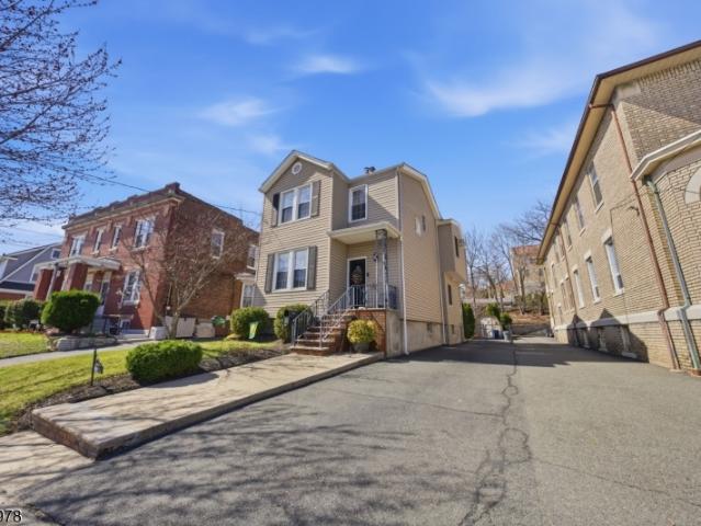 9 Vreeland Ave