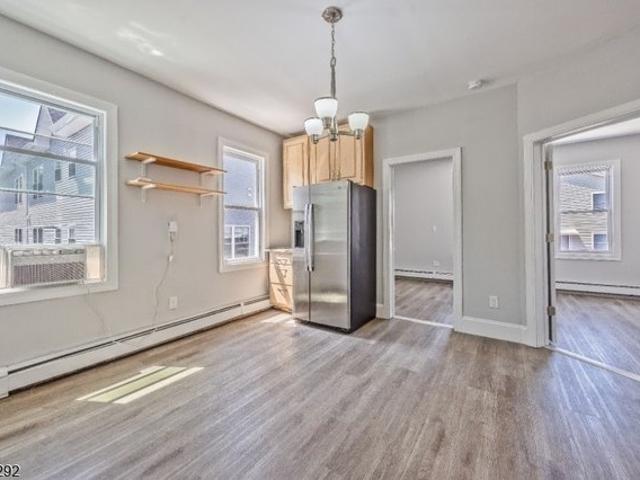 9 Vreeland Ave Apt 4, Passaic, NJ 07055
