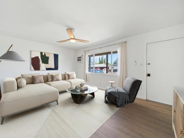 9 W 15th Street