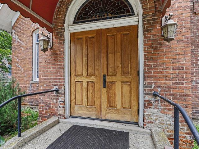 9 W Shepard Street