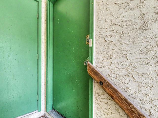 9 W Pleasant Ave