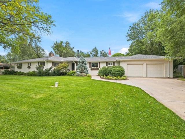 9 W Rolling Hills Dr, Wichita, KS 67212