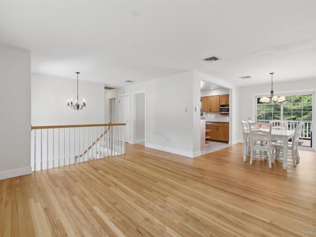 9 Wagon Trail Road