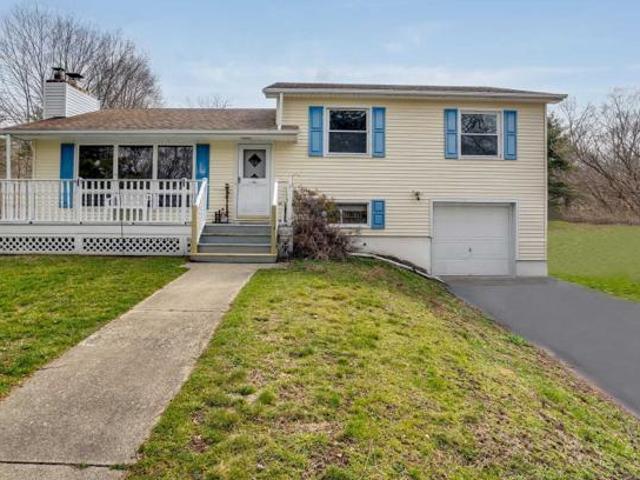 9 Walker Rd, La Grange, NY 12603