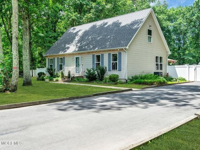 9 Walter Dr, Jackson, NJ 08527