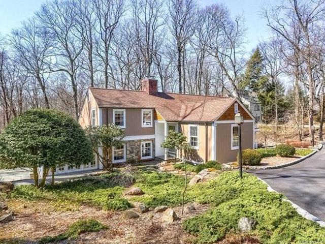 9 Westview Ln, Norwalk, CT 06850
